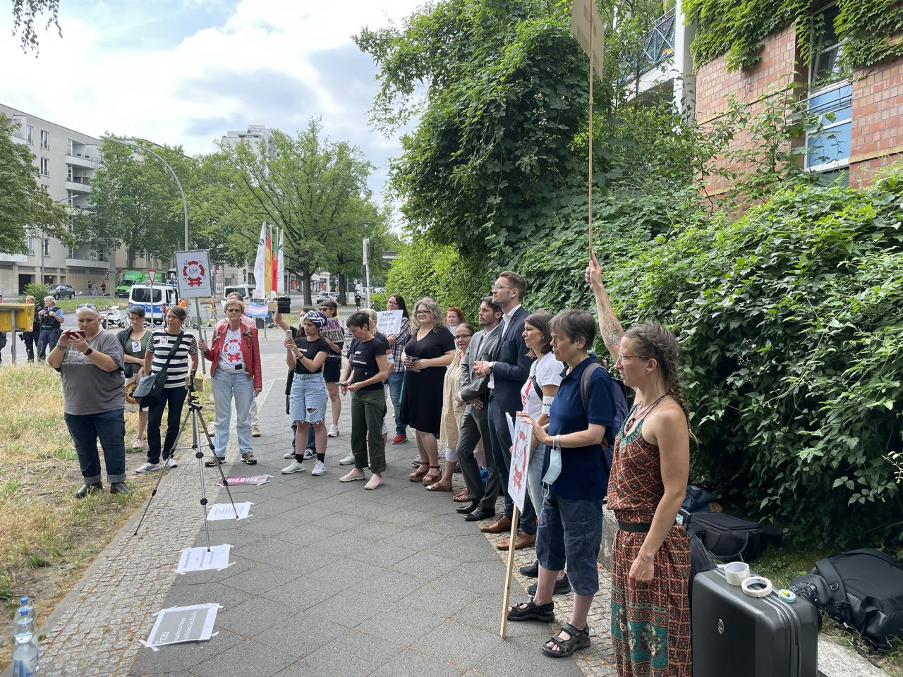 Initiative "Lasst Frauen Sprechen!" - Feministische Aktionsgruppe